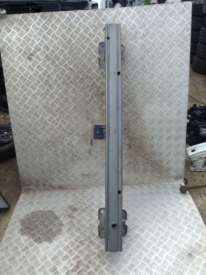 VAUXHALL VIVARO / TRAFFIC 2018 FRONT BUMPER REINFORCER BAR / CRASH ...