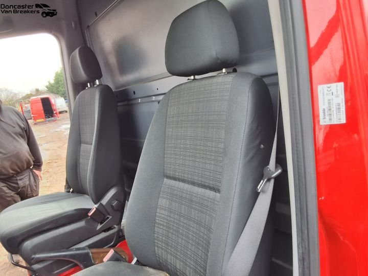 MERCEDES SPRINTER 2017 SINGLE PASSENGER SEAT COMPLETE WITH BASE AND ...
