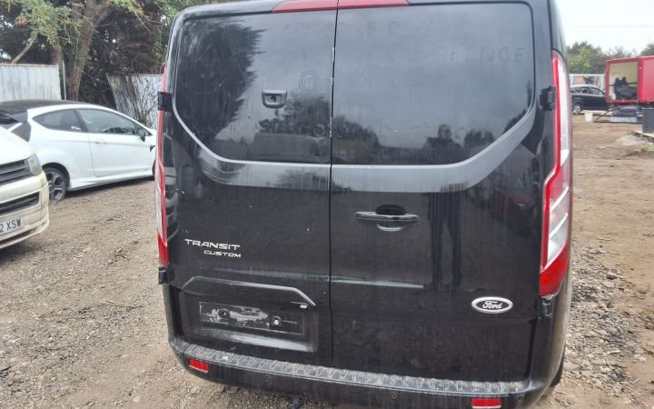FORD TRANSIT CUSTOM 2023 PAIR OF REAR DOORS WITH CAMERA BLACK ...