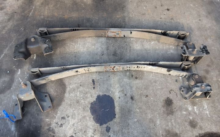 FORD TRANSIT LUTON / TIPPER 2020 EURO 6 2.0 RWD PAIR OF LEAF SPRINGS ...