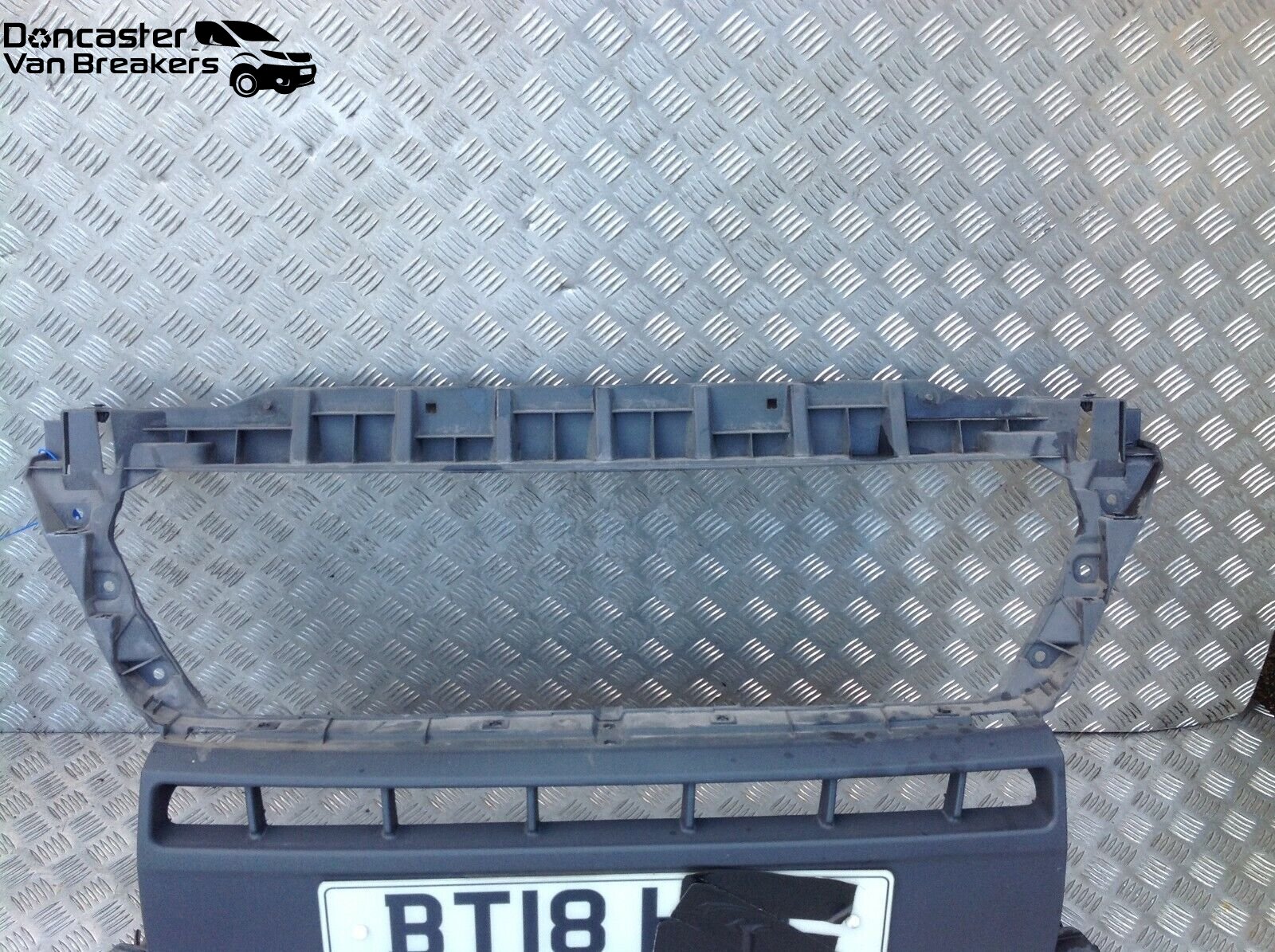 FIAT DUCATO 2018 FRONT CENTRE BUMPER SHIELD 1315077070 - Doncaster Van ...