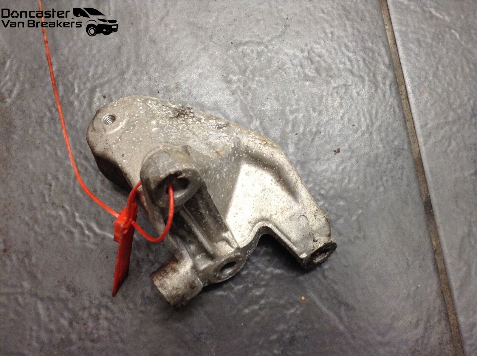 VW CRAFTER 2.0TDI 2020 MOUNT 2N0407104A - Doncaster Van Breakers - Van ...