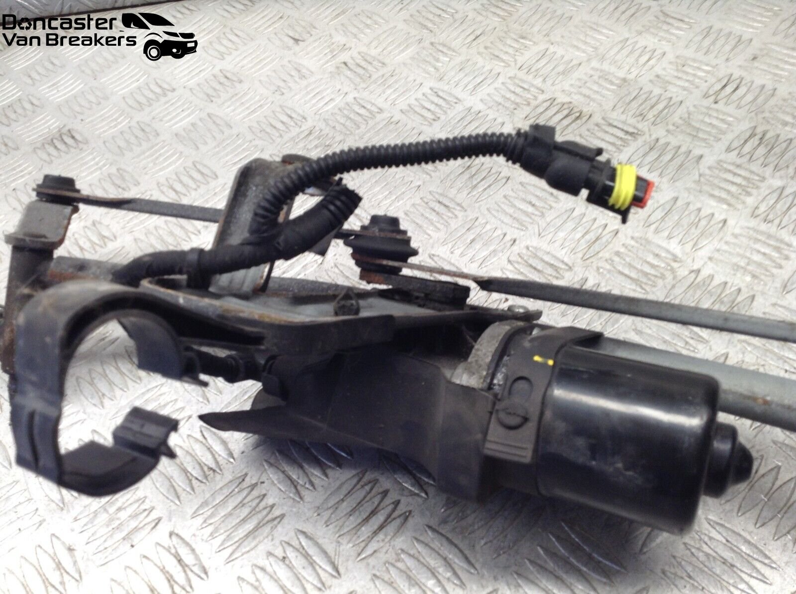 PEUGEOT BOXER/RELAY WIPER MOTOR AND MECHANISM 1363339080 - Doncaster ...